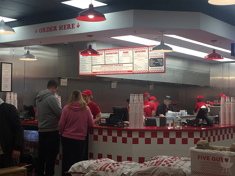 Five Guys Burger Deutschland im Test › Feuer, Glut und Herzblut